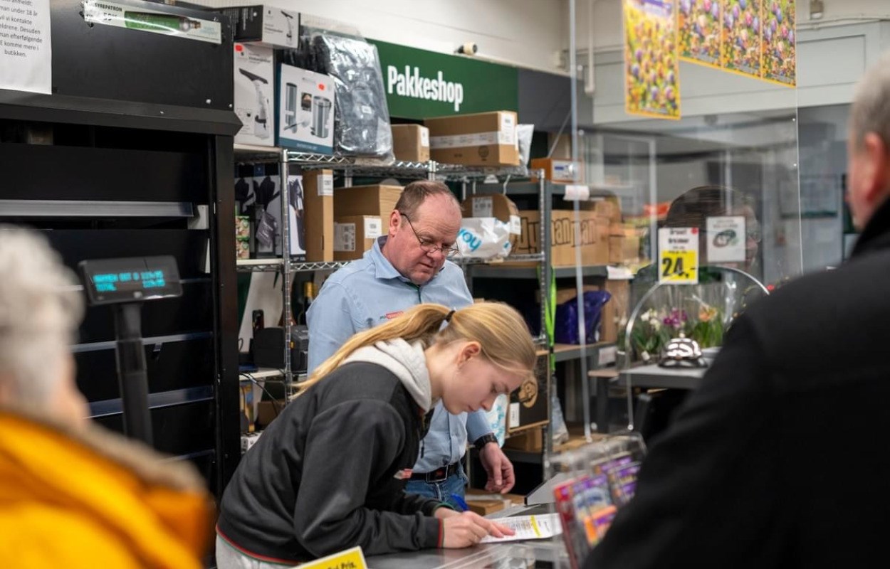 Brian driver den lokale købmandsbutik med øje for sit lokalsamfund: “Vi ...