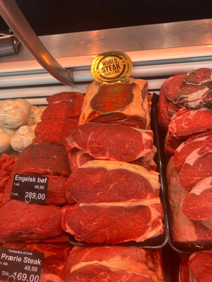 Frederiksberg Kødforsyning v/Christian Rytter Sørensen fylder disken ...