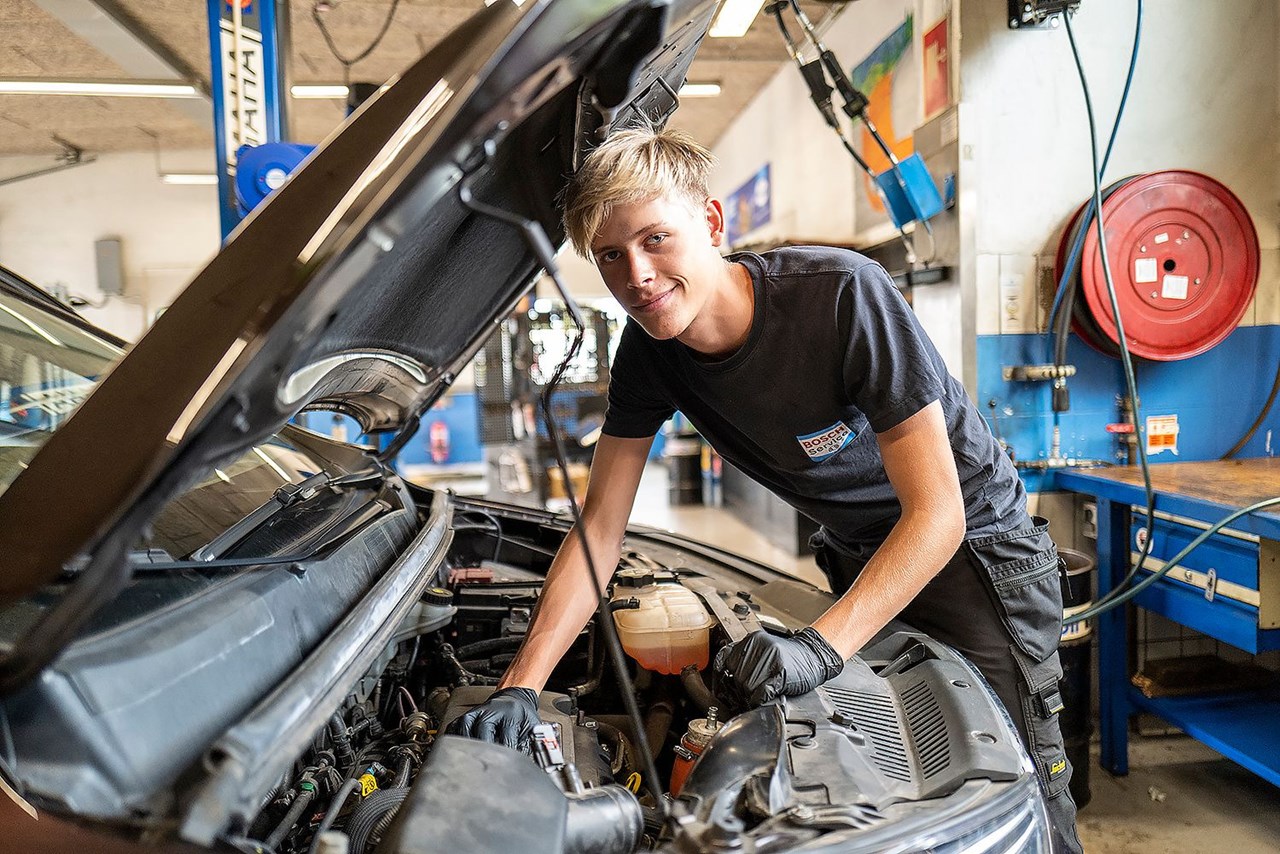 Passion og benzin i blodet holder Christian Rytter og Auto Teknik godt ...